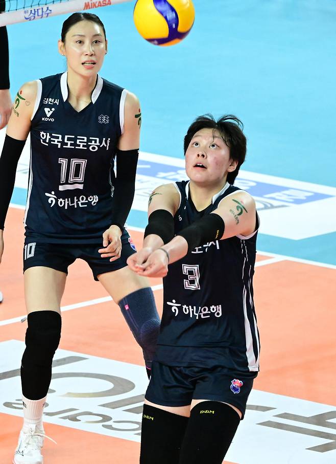 개막 4연패 한국도로공사 반등 열쇠는 신인 세터 김다은