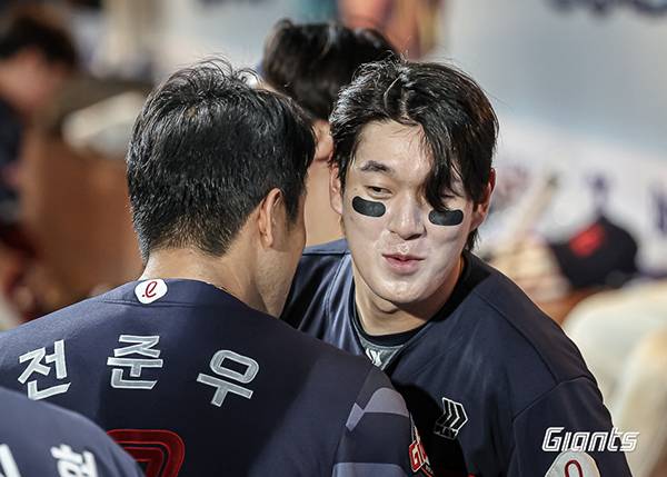 제2의 류현진으로 성장할 발판 마련 전체 1순위 김진욱 입단 동기 나승엽처럼 상무 입대 후 포텐 완전히 터질까