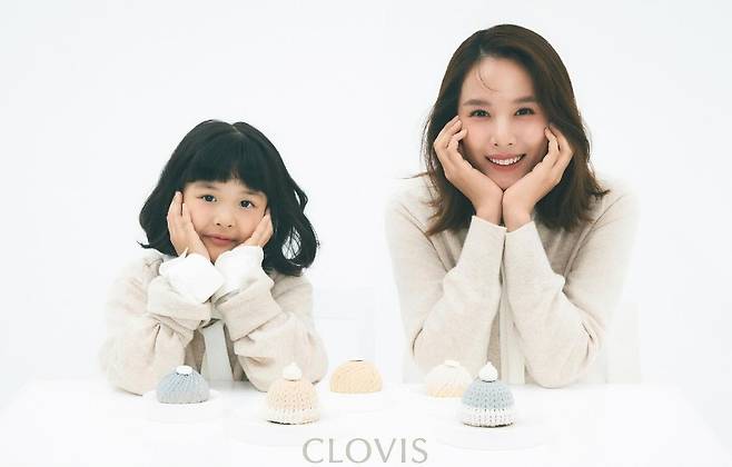 조윤희를 복사붙여 넣기 딸 로아♥와 똑 닮은 미소 커플 화보 스타와 라이프