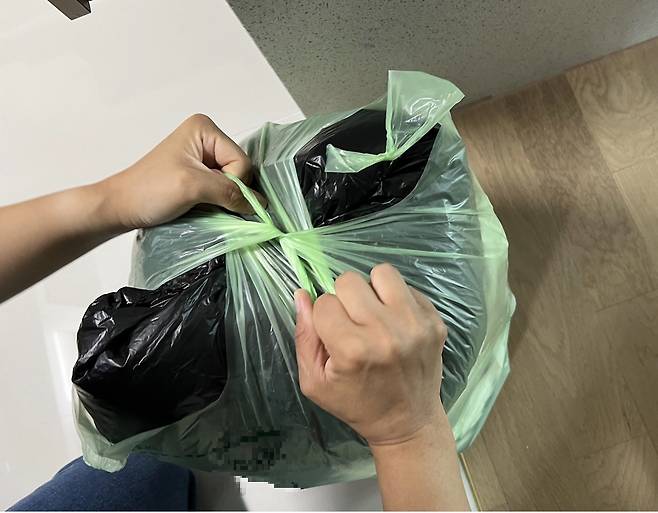 꽉 찬 쓰레기봉투 5초 만에 묶는 꿀팁 이제 낑낑대지 마세요~ 오늘살림루틴