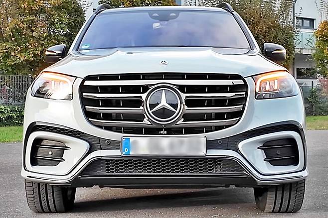 "660만 원 인하! 벤츠 ‘GLS 450 4MATIC’ 매력적인 가격에 ‘대형 SUV’ | 오토카뉴스