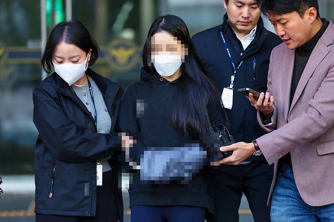엄마 어떡해” 강남서 7중 추돌 사고 낸 무면허 운전자 구속 송치