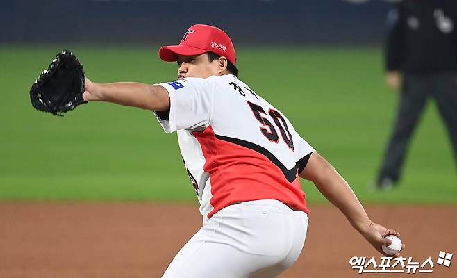 염경엽 감독 미소가 보인다시즌 내내 불펜 운영 한숨 쉬었던 Lg 장현식 수혈로 숨통 틔나