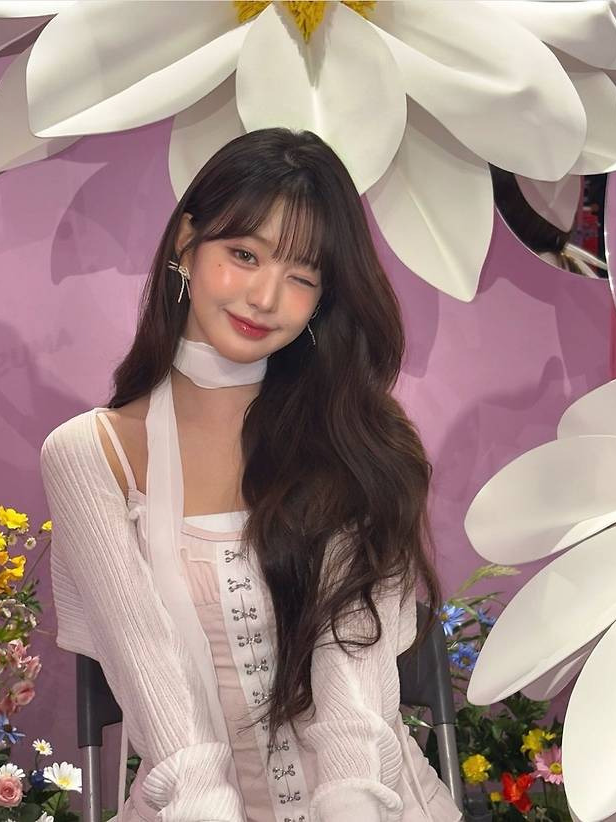 장원영 일본에서도 빛난 로맨틱 발레코어룩 하라주쿠 휩쓴 만년돌 매력 스타와 라이프