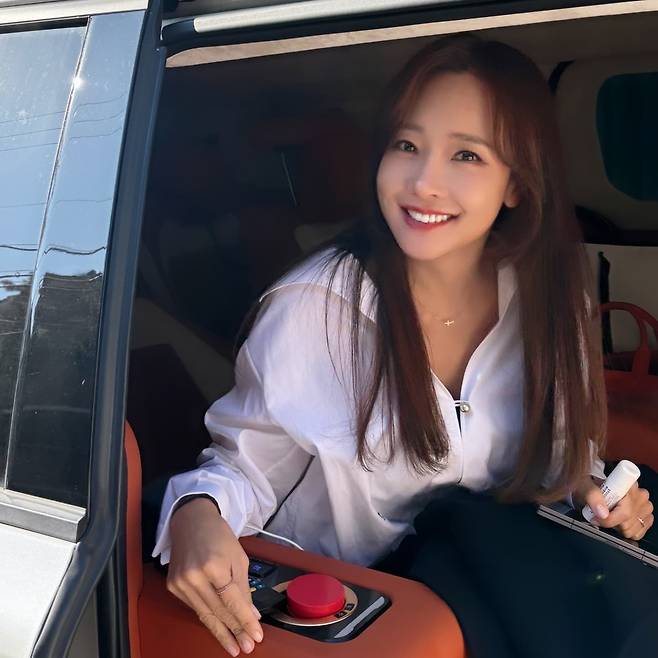 소유진 43살 맞아 핑크색 트레이닝 입고 러블리 뿜뿜 스타픽