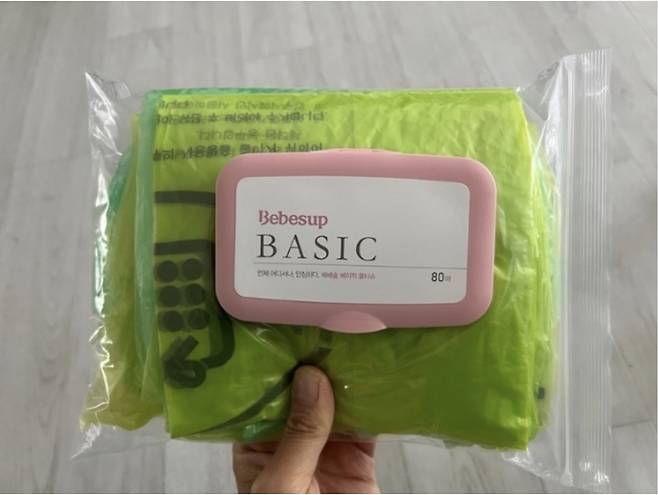 지퍼백에 물티슈캡을 붙였더니 온 가족이 칭찬하네요~ 오늘살림루틴