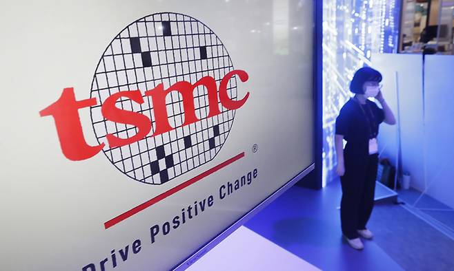 TSMC, 12월 美공장 완공식 행사 취소… 트럼프 취임 뒤로 미루나