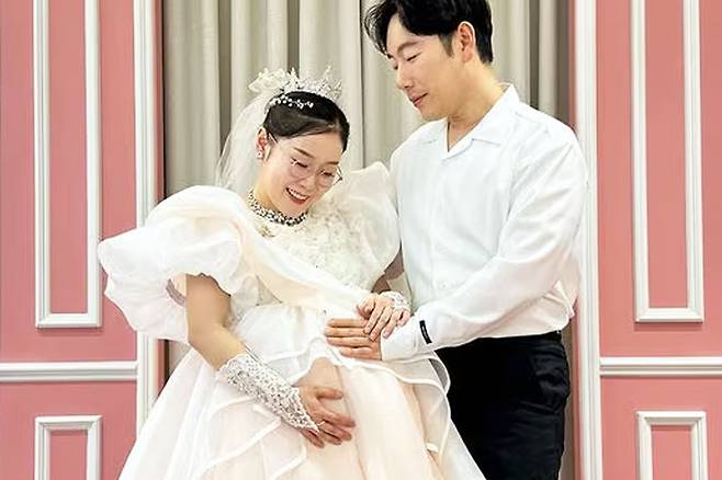 애가 둘인데 결혼 6년 후 뒤늦게 축의금을 챙겨준 배우 요즘뭐하니