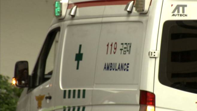 전동휠체어 타고 도로 역주행한 70대...승용차에 치여 중태