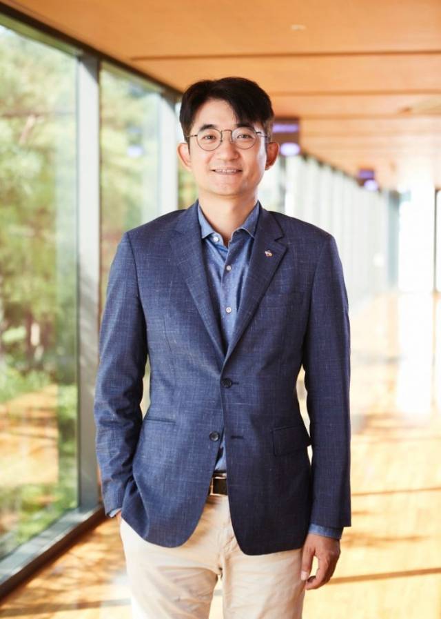 CJ, 최초로 90년생 CEO 선임···방준식 4DPLEX 대표