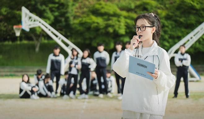 연예인급 비주얼로 화제된 韓고등학교 체육 교사 맥스무비