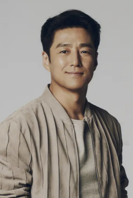 모두 말렸는데 톱스타 되자마자 여자친구 위해 결혼한 탑배우 스포엔 뉴세이