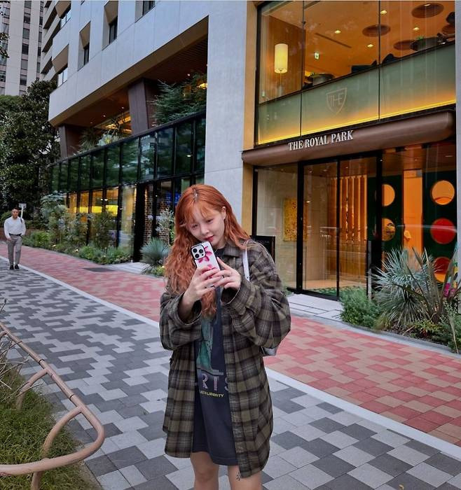현아 따끈따끈 신혼 1개월차힙한 새댁의 레드 오렌지 히피펌 뷰티는 내운명