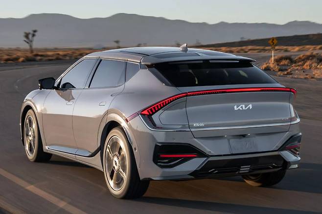 더 빨라졌다 람보르기니도 이겼던 고성능 전기 Suv 더욱 강력해져 돌아와 토픽트리