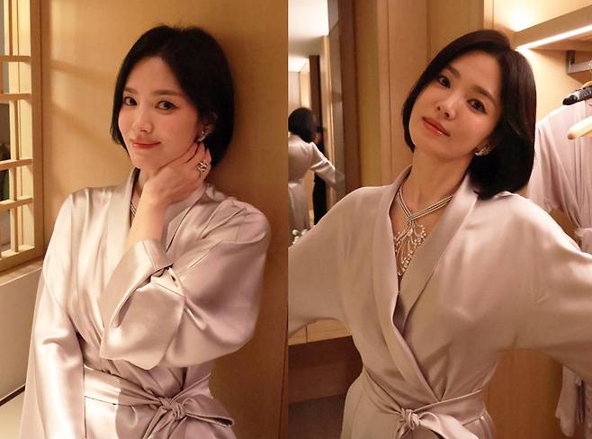 송혜교 방콕에서 가운만 입고 돌아다녀도 괜찮나 명품 목걸이로 힘준 세련된 여신 비주얼 뷰티는 내운명
