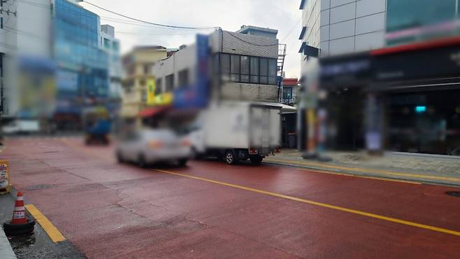 불법주차가 도로 절반 차지13살 초등생 숨진 금천구 골목 어떻길래