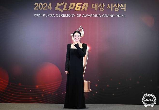 복귀 첫해 최강자로 우뚝 선 윤이나 Klpga 대상 등 3관왕 영예