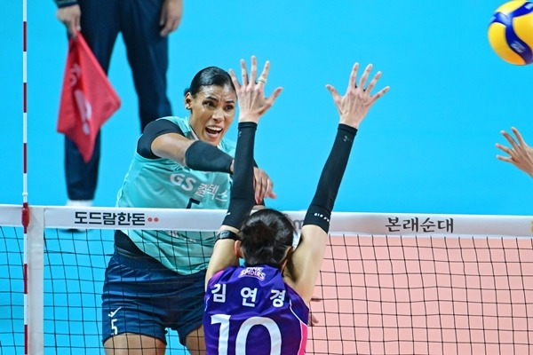 실바 와일러 부상 아웃 Gs칼텍스 6연패→꼴찌 탈출 실패흥국생명 1457일 만에 10연승 김연경 정윤주 36점 합작 Mk장충