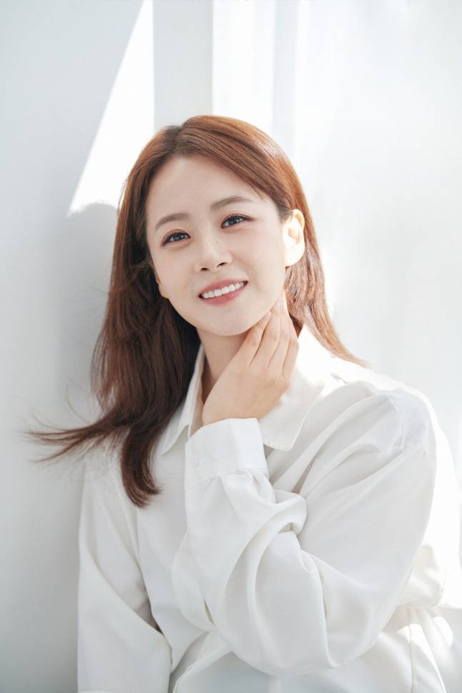형편이 어려워 팬 회사에서 알바하며 생계유지했다는 톱여배우 연예는 내운명