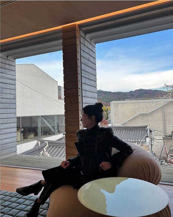 조여정 40대의 똥머리는 우아함을 말한다 청순한 세련미의 가을 여신 룩 뷰티는 내운명