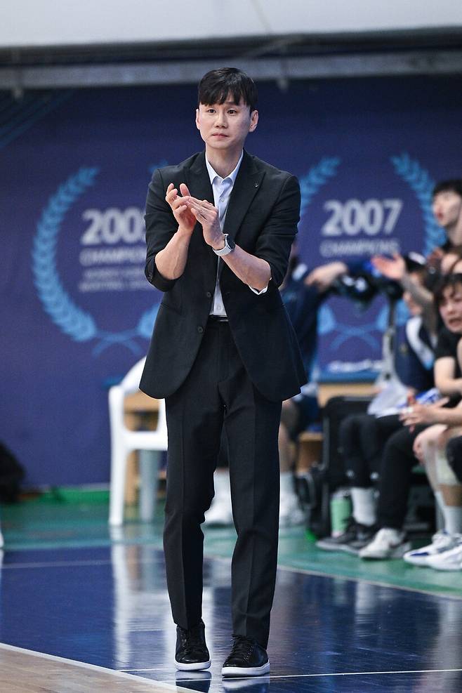 드디어 푹 잘 수 있겠어요” 연패 탈출에 함박웃음 지은 김도완 감독
