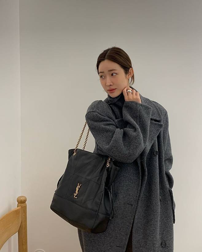차정원 롤업한 팬츠와 데일리한 롱코트 스타일링 라이프업