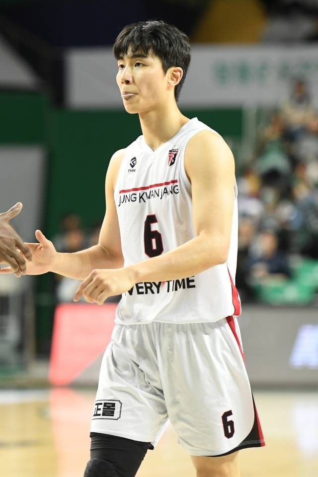 ‘전원 득점 Db 자비 없었다 정관장에 31점차 대승 1r 패배 화끈한 설욕4연승 무풍질주 Kbl