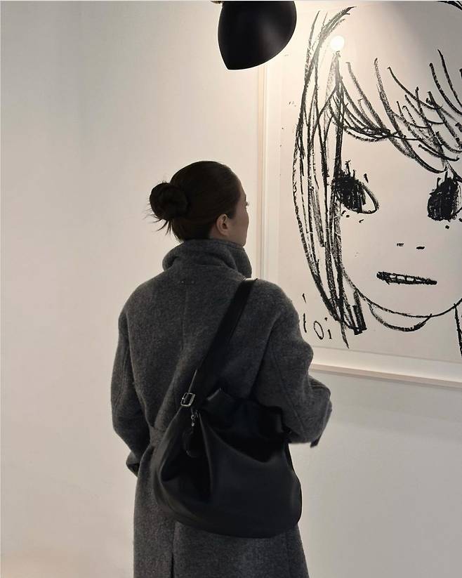 이세영 겨울엔 코트 작품 같은 미모 얼죽코 정석 세련된 미니멀룩 스타와 패션