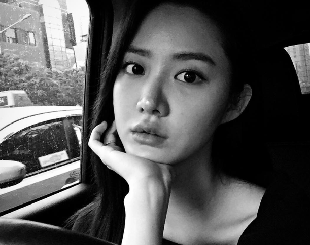 23살에 갑자기 결혼하고 자취 감추더니 9년 만에 다시 돌아온 압구정 유이 무비이락