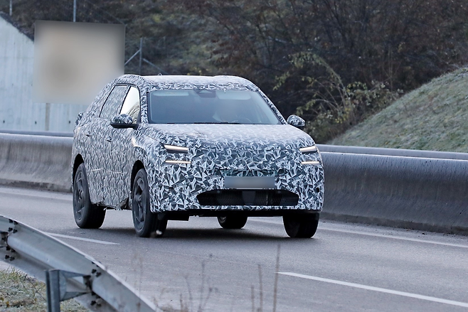 “아이오닉9 어쩌나” 700km 달리는 시트로엥 SUV 스파이샷 유출 | 카텍