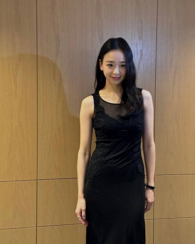 손연재 애엄마 맞아 블랙 드레스입고 여신같은 자태 스타픽
