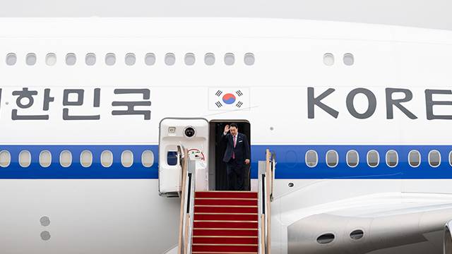 대통령전용기 이륙에 경호처 정기 성능 점검 비행”