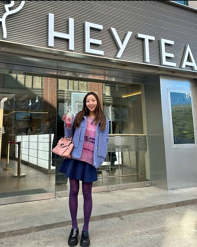 김서영 아나 고구마가 생각나는 계절 보라색 타이즈 신고 독특한 데일리룩 뷰티는 내운명