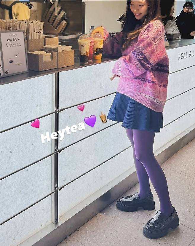 김서영 아나 고구마가 생각나는 계절 보라색 타이즈 신고 독특한 데일리룩 뷰티는 내운명
