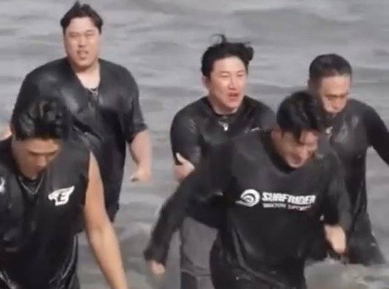 류현진이 겨울바다에 뛰어들었다내년엔 제대로 잘할게요