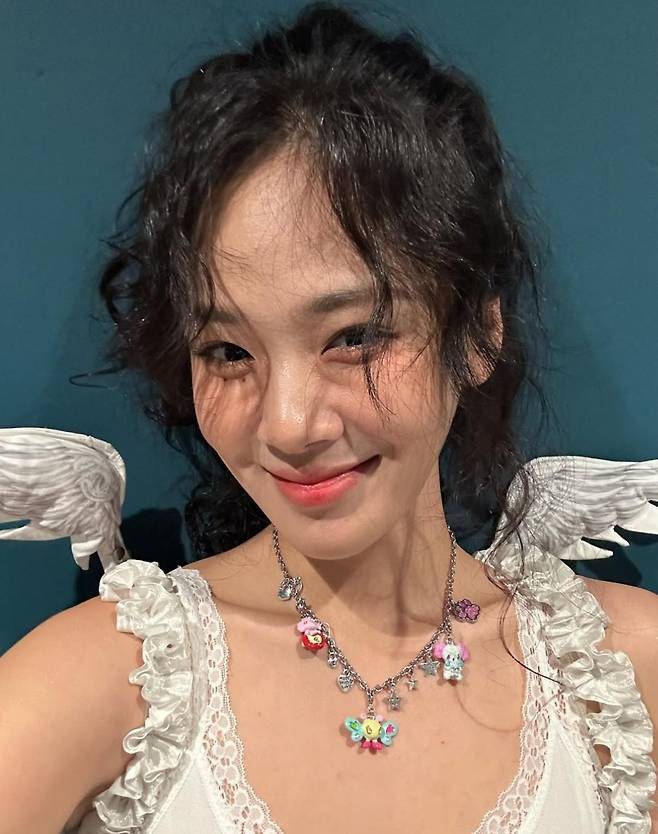 ‘열혈사제 비비 소화 불가 스타일도 찰떡 소화해 내는 능력자 독보적 스타일링 비결 스타와 패션