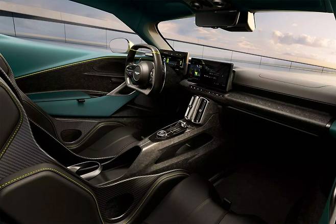 무려 1079마력 브랜드 최초의 Phev 슈퍼카 6년의 기다림 끝에 등장 토픽트리