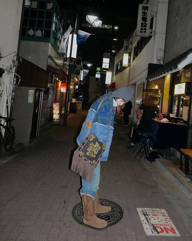 나나 일본 홀린 보헤미안 잇걸 빈티지 터틀넥 데님 온 데님룩 뷰티는 내운명