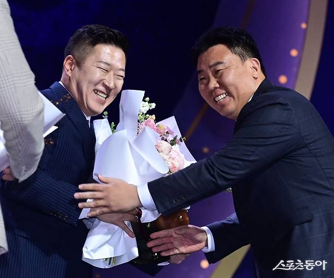추운 겨울 가고 따뜻한 연말 보내길” 골든글러브 3관왕 Kia 팀·개인 타이틀 모두 최고 마무리