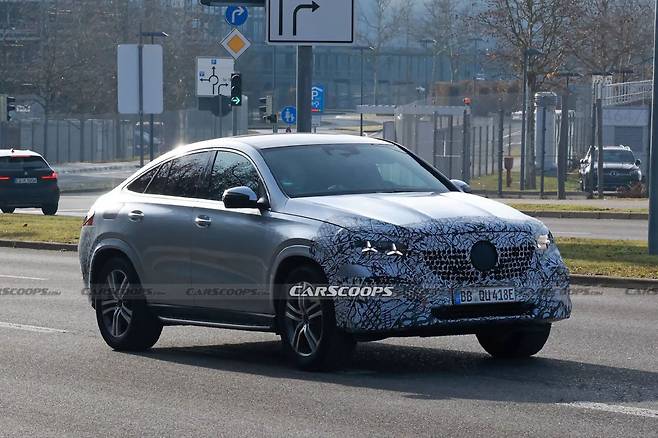 X6 오너들 오열하겠네 페이스리프트를 예고한 쿠페형 Suv 테스트카 포착 토픽트리