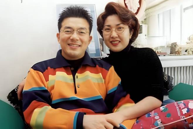 20년 만에 이혼” 잉꼬부부의 가면 뒤에 숨겨진 진실 셀럽스케치