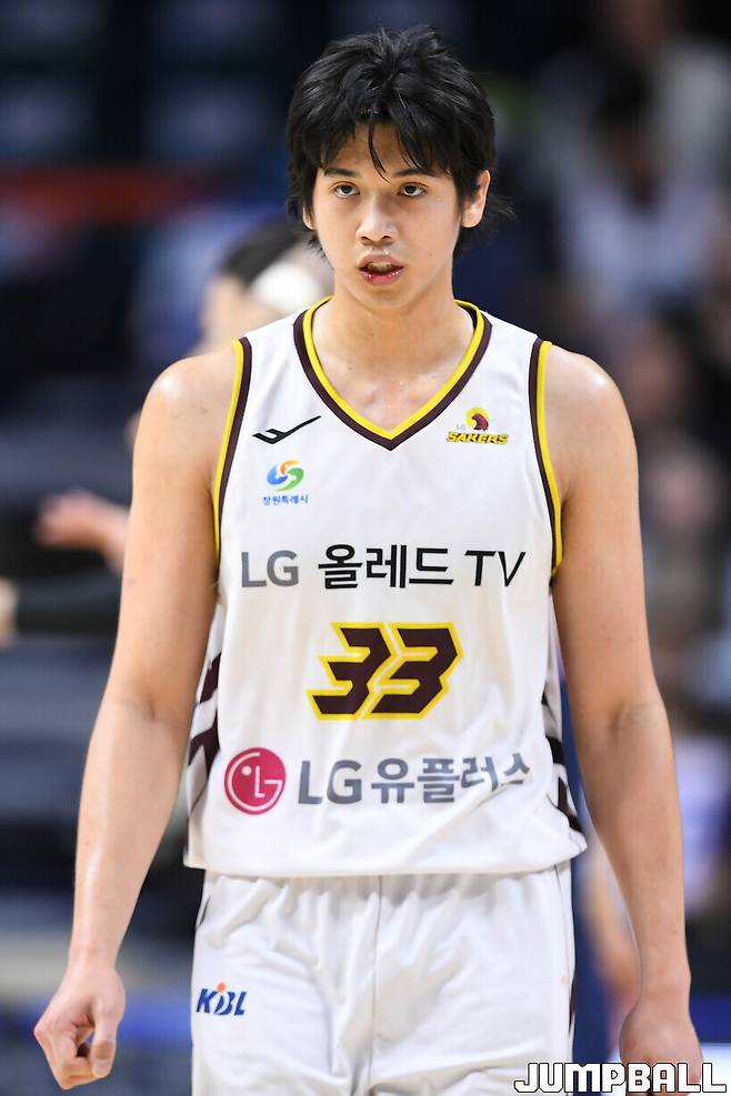 베스트플레이어 두경기 연속 양팀 최다득점 아시아쿼터 파워포워드 Lg 칼 타마요