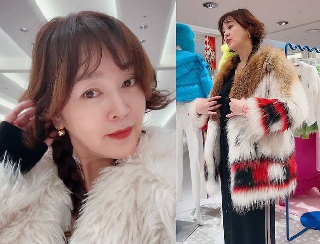 56세에 양갈래 머리 이승연 화이트 퍼부터 레드 패딩까지 완벽 소화 스타와 패션