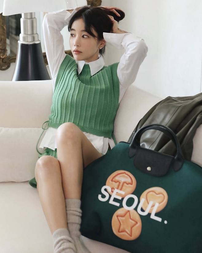 기은세 오징어게임2 특별출연 달고나백 들고 독특한 하의실종룩 뷰티는 내운명