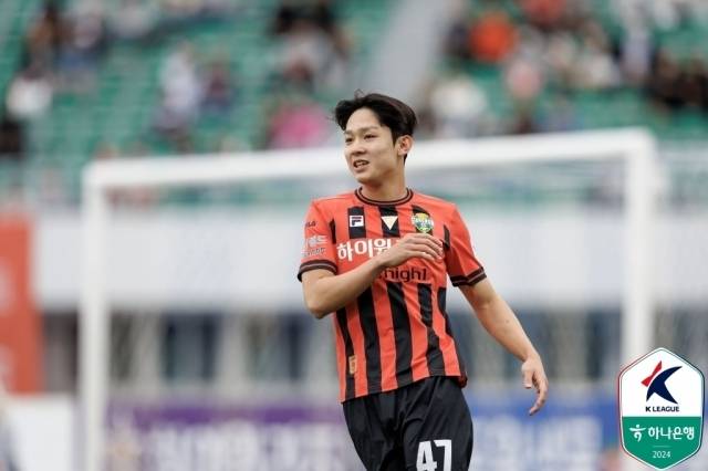 캡틴 Son의 품격 18살 양민혁에게 부담주면 안 돼최선을 다해 도와주겠다