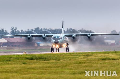 中 독자 개발 수송기 Y-9E, 해외에 첫 인도