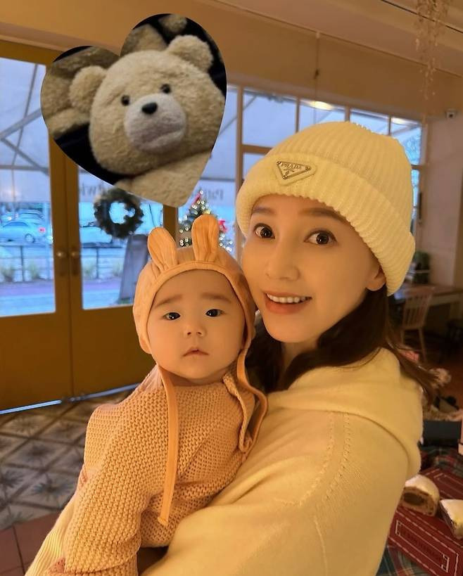 아유미♥딸 엄마 품에 쏙 똑 닮은 귀염뽀짝 모녀 비주얼 스타와 패션