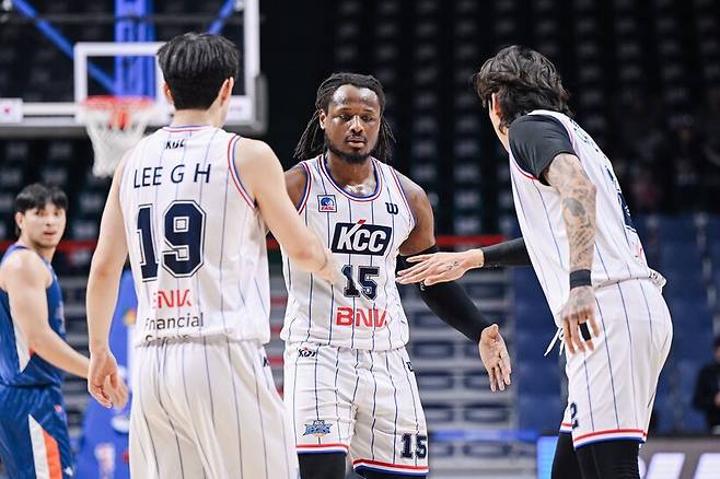 [EASL] KCC 1Q 22리바운드 허용, KBL 7227경기에서 없었던 기록