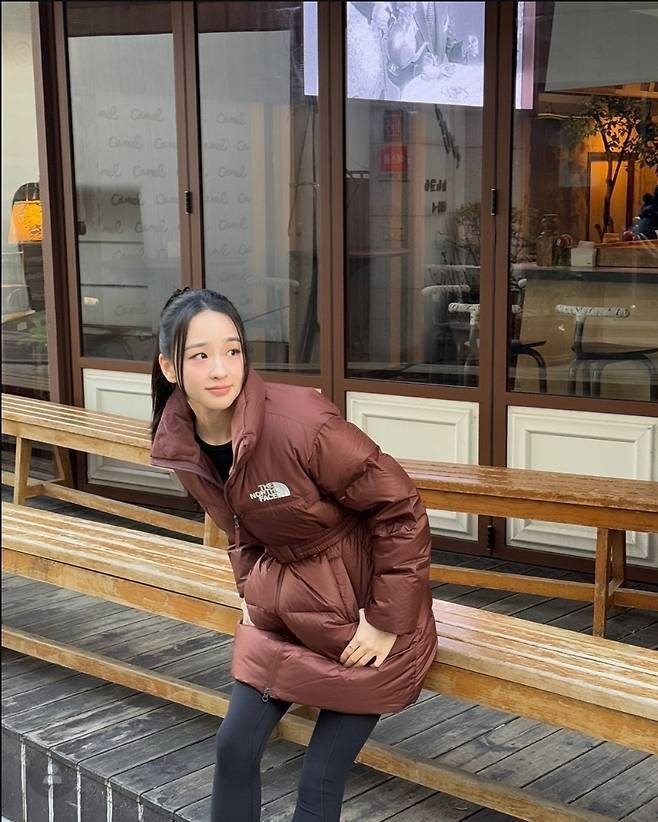 손연재 앳된 얼굴에 아기 엄마 패딩도 이렇게 슬림하게 여전한 리듬체조 요정 스타와 패션