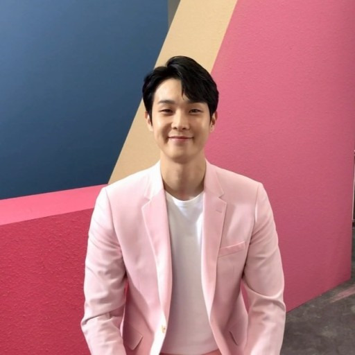 얼굴이 너무 불쌍해 보여서 캐스팅됐는데 월드스타가 된 배우 연예는 내운명